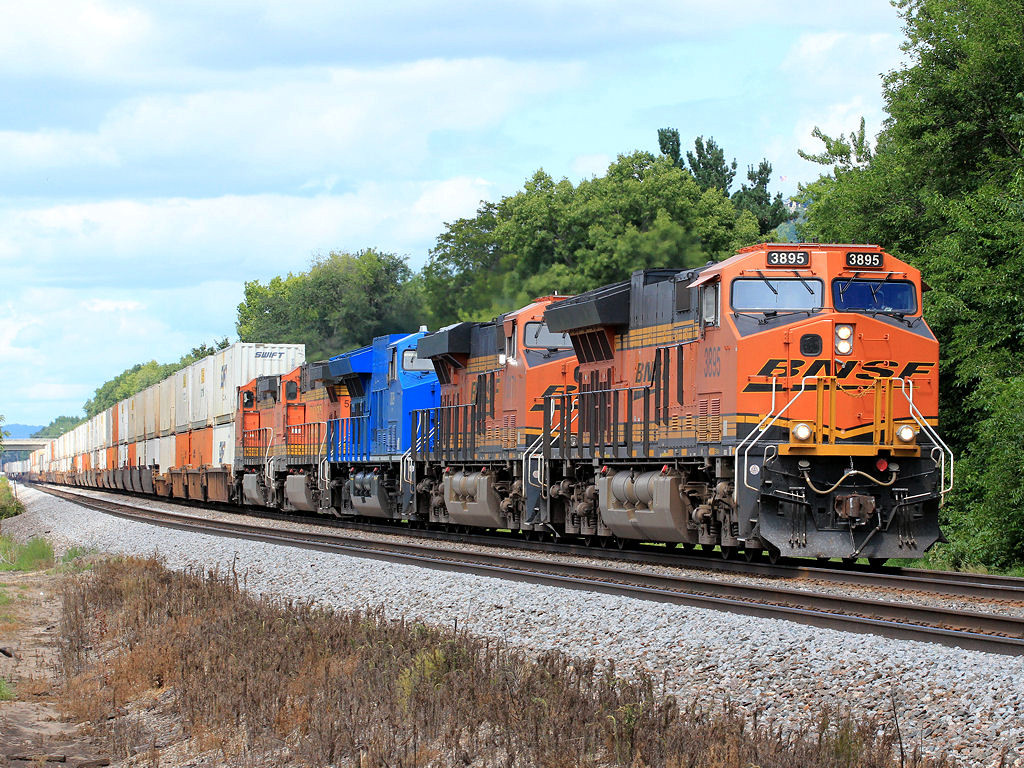 BNSF 3895